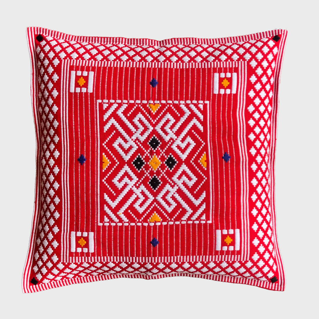 Traditional Dumbara Weaving – BAREFOOT